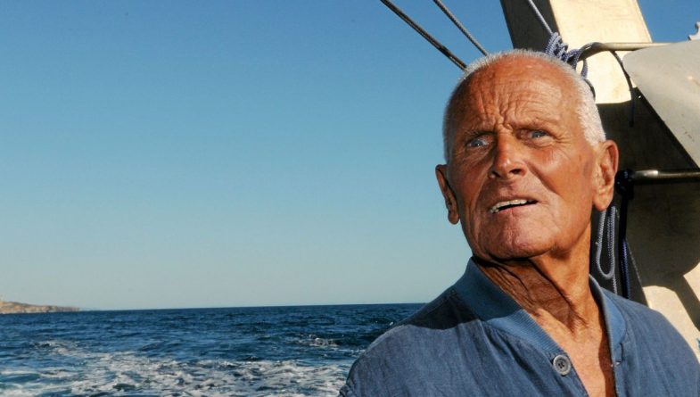 Enzo Maiorca: Un buceador que abrazó al mar y la vida marina | Dragón ...